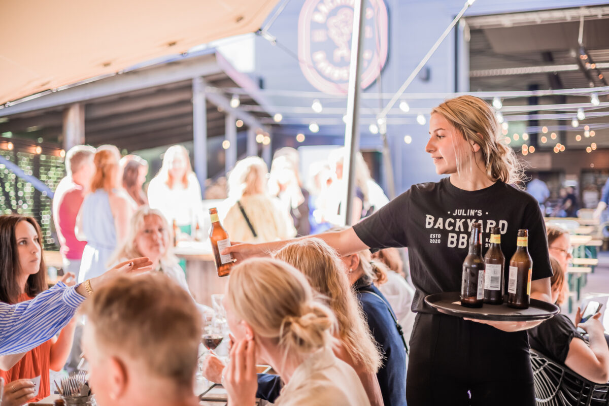 Sommarfest med företaget | Julins Backyard Barbecue
